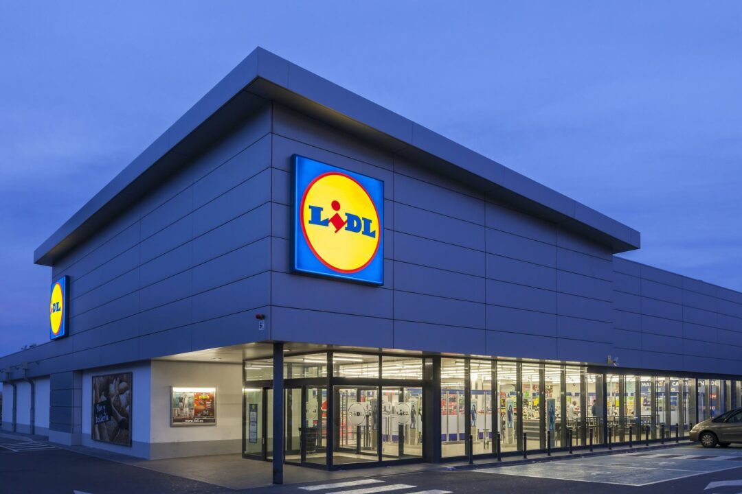 Lidl îngheață prețurile la produse esențiale timp de 30 de zile, după ...